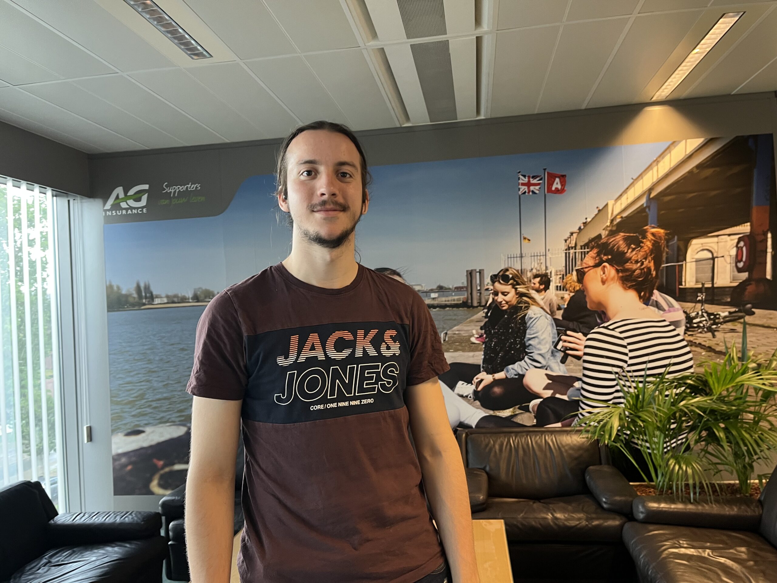 BEKIJK - Onbeperkt Jobstudent helpt jongeren met beperking of ziekte ...